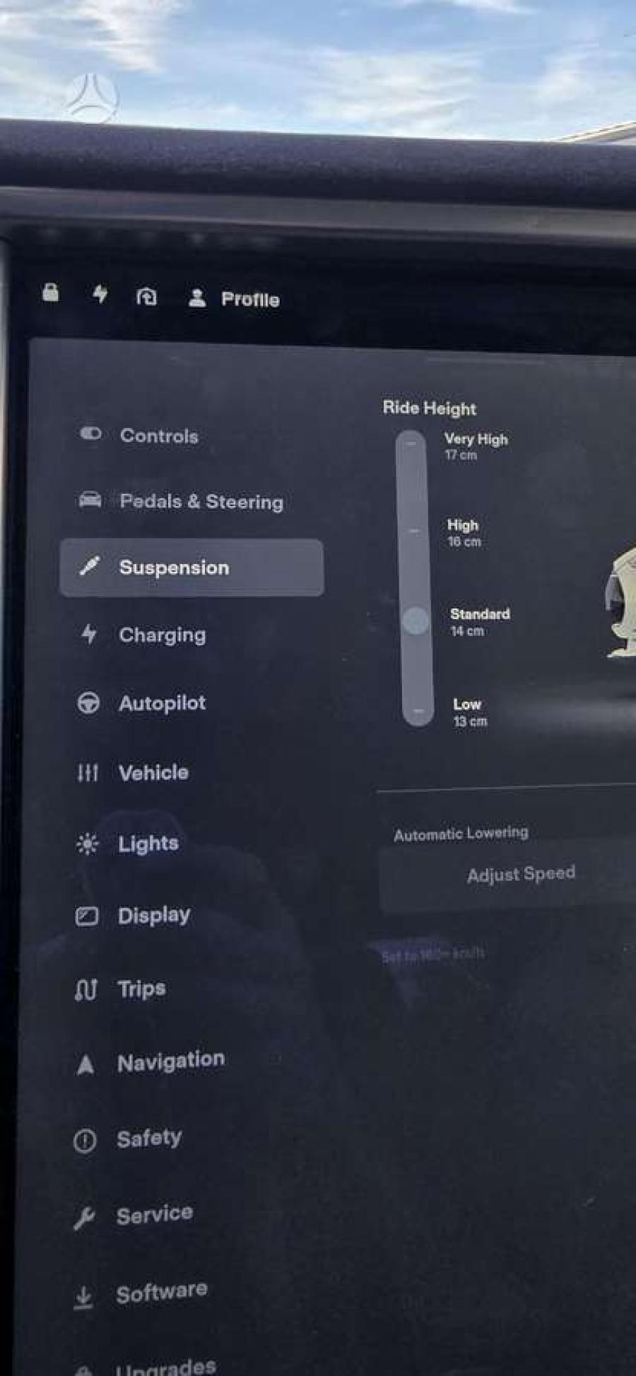 White Tesla Model S 2014 in Vilnius, with an engine capacity of 0.00 L and mileage of 341 thousand km for 10500 €, photo 16 on AUTOMOTO.COM.LV