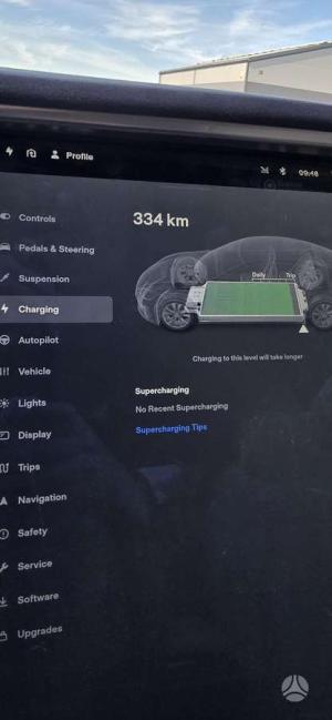 White Tesla Model S 2014 in Vilnius, with an engine capacity of 0.00 L and mileage of 341 thousand km for 10500 €, photo 17 on AUTOMOTO.COM.LV