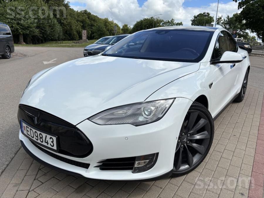 Balts Tesla Model S 2014 Bauska, ar dzinēja tilpumu 0.00 L un nobraukumu 218 tūkst. km par 14000 €, foto 1 vietnē AUTOMOTO.COM.LV