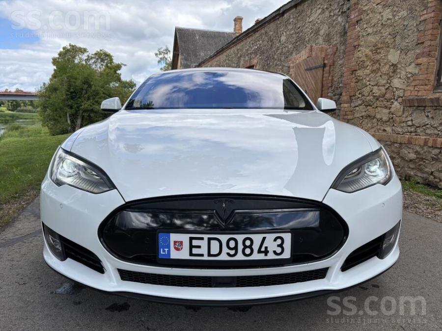 Balts Tesla Model S 2014 Bauska, ar dzinēja tilpumu 0.00 L un nobraukumu 218 tūkst. km par 14000 €, foto 10 vietnē AUTOMOTO.COM.LV