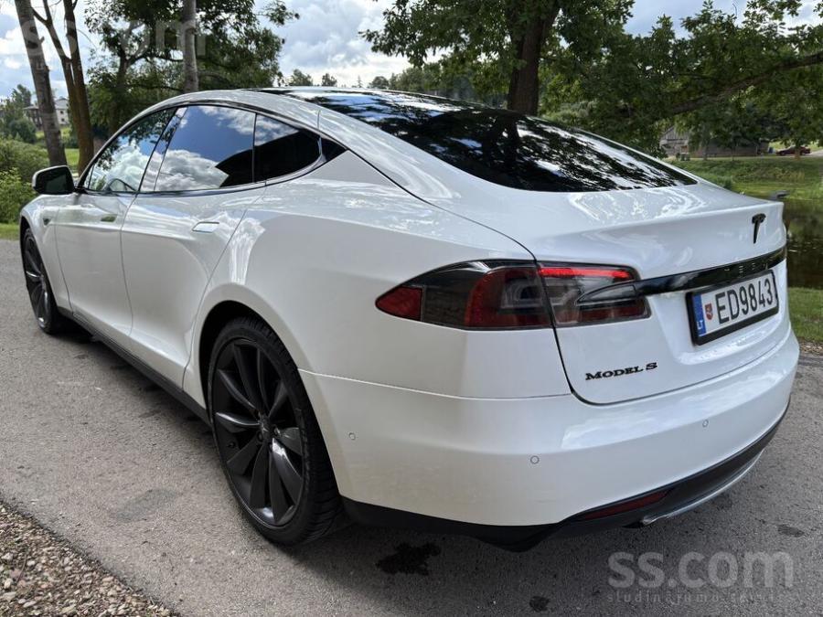 Balts Tesla Model S 2014 Bauska, ar dzinēja tilpumu 0.00 L un nobraukumu 218 tūkst. km par 14000 €, foto 15 vietnē AUTOMOTO.COM.LV