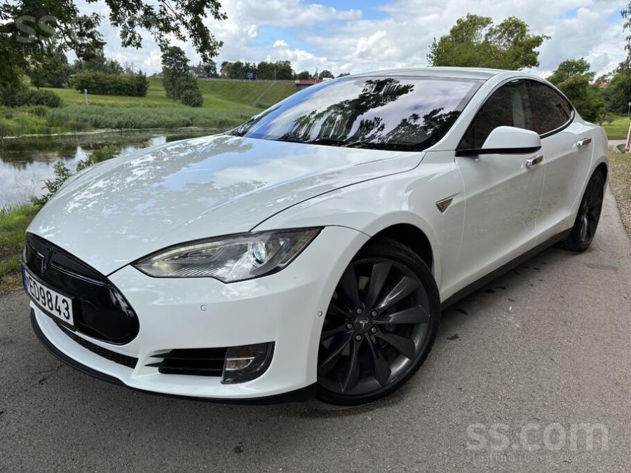 Balts Tesla Model S 2014 Bauska, ar dzinēja tilpumu 0.00 L un nobraukumu 218 tūkst. km par 14000 €, foto 16 vietnē AUTOMOTO.COM.LV
