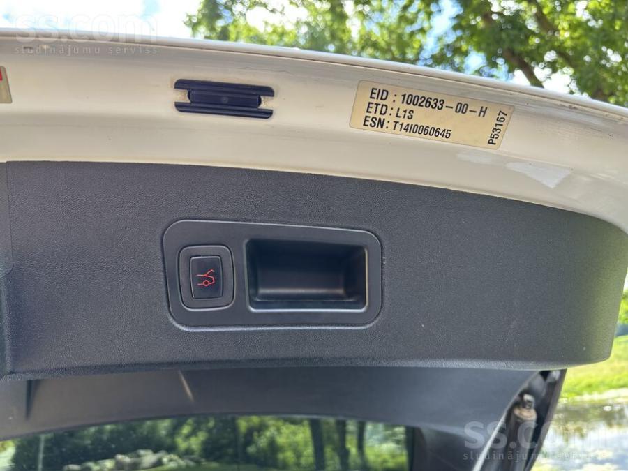 Balts Tesla Model S 2014 Bauska, ar dzinēja tilpumu 0.00 L un nobraukumu 218 tūkst. km par 14000 €, foto 28 vietnē AUTOMOTO.COM.LV