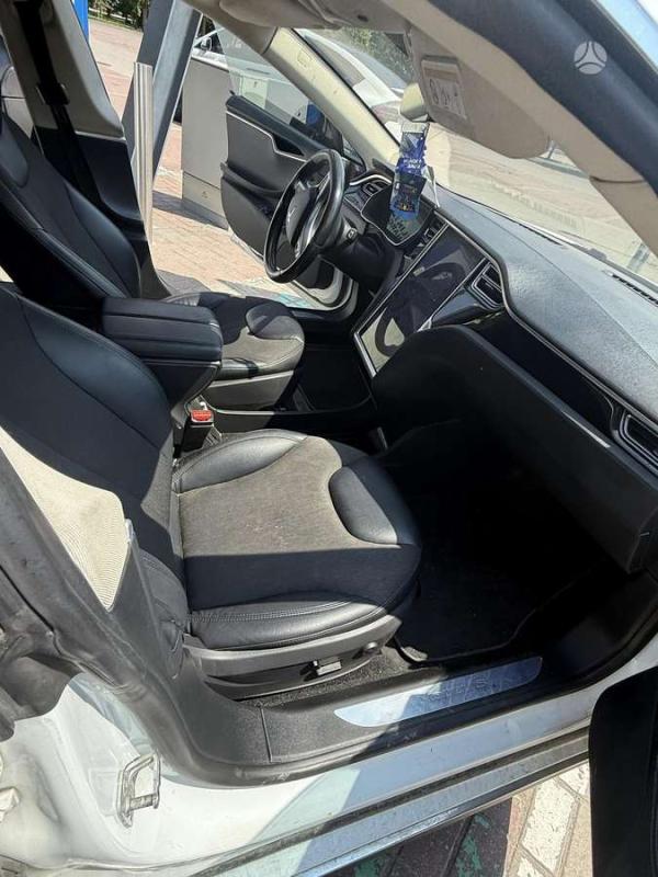 Balts Tesla Model S 2015 Marijampole, ar dzinēja tilpumu 0.00 L un nobraukumu 306 tūkst. km par 14500 €, foto 10 vietnē AUTOMOTO.COM.LV