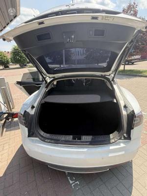 Balts Tesla Model S 2015 Marijampole, ar dzinēja tilpumu 0.00 L un nobraukumu 306 tūkst. km par 14500 €, foto 13 vietnē AUTOMOTO.COM.LV