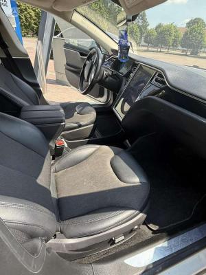Balts Tesla Model S 2015 Marijampole, ar dzinēja tilpumu 0.00 L un nobraukumu 306 tūkst. km par 14500 €, foto 14 vietnē AUTOMOTO.COM.LV