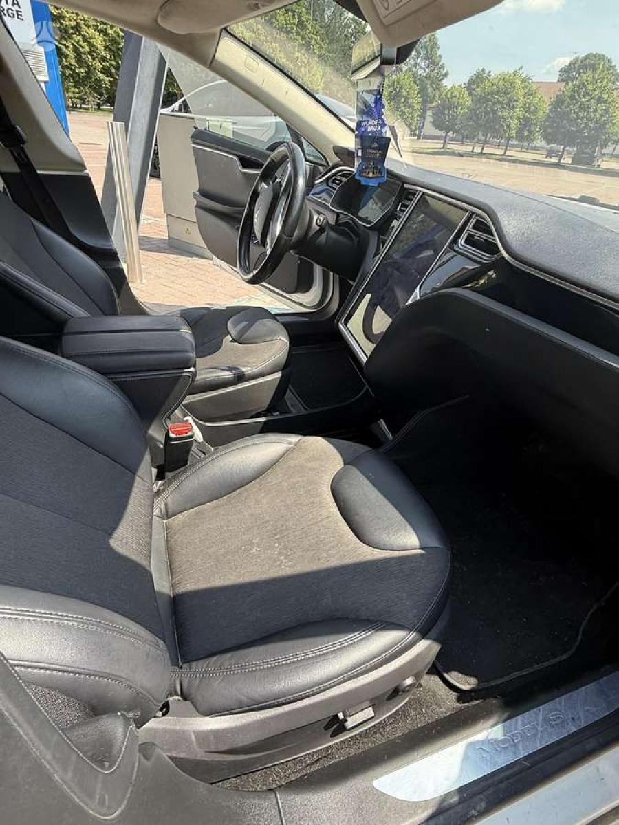 Balts Tesla Model S 2015 Marijampole, ar dzinēja tilpumu 0.00 L un nobraukumu 306 tūkst. km par 14500 €, foto 14 vietnē AUTOMOTO.COM.LV