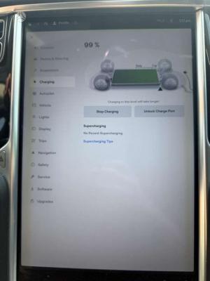 Balts Tesla Model S 2015 Marijampole, ar dzinēja tilpumu 0.00 L un nobraukumu 306 tūkst. km par 14500 €, foto 21 vietnē AUTOMOTO.COM.LV