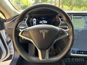 White Tesla Model S 2015 in Bauska, with an engine capacity of 0.00 L and mileage of 218 thousand km for 14990 €, photo 18 on AUTOMOTO.COM.LV