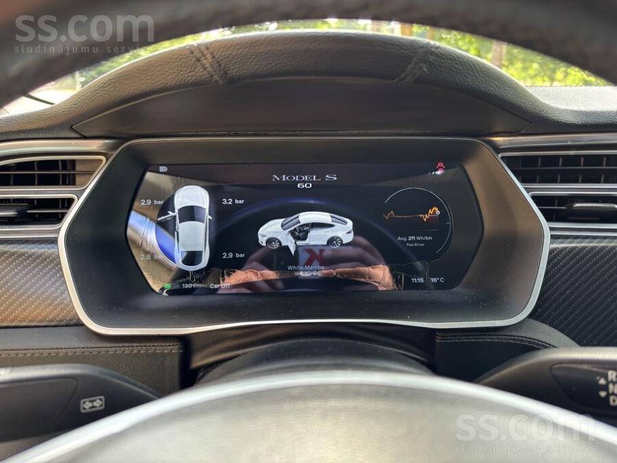 White Tesla Model S 2015 in Bauska, with an engine capacity of 0.00 L and mileage of 218 thousand km for 14990 €, photo 19 on AUTOMOTO.COM.LV