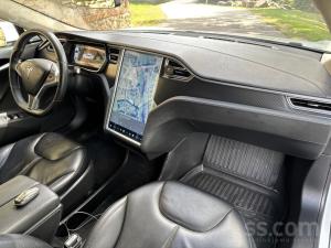 White Tesla Model S 2015 in Bauska, with an engine capacity of 0.00 L and mileage of 218 thousand km for 14990 €, photo 32 on AUTOMOTO.COM.LV