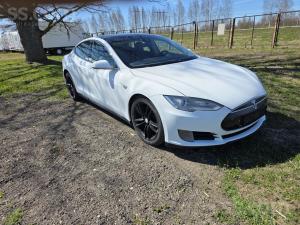 Balts Tesla Model S 2016 Jelgava, ar dzinēja tilpumu 0.00 L un nobraukumu 326 tūkst. km par 10300 €, foto 3 vietnē AUTOMOTO.COM.LV