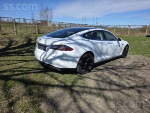 Balts Tesla Model S 2016 Jelgava, ar dzinēja tilpumu 0.00 L un nobraukumu 326 tūkst. km par 10300 €, foto 4 vietnē AUTOMOTO.COM.LV