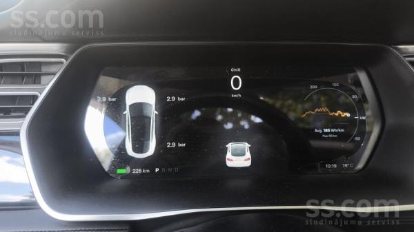White Tesla Model S 2016 in Riga, with an engine capacity of 0.00 L and mileage of 340 thousand km for 14000 €, photo 10 on AUTOMOTO.COM.LV