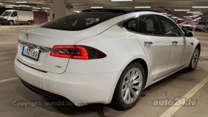 White Tesla Model S 2017 in Parnu, with an engine capacity of 0.00 L and mileage of 125 thousand km for 23600 €, photo 3 on AUTOMOTO.COM.LV