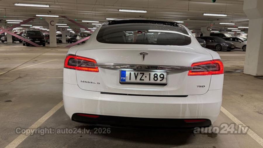White Tesla Model S 2017 in Parnu, with an engine capacity of 0.00 L and mileage of 125 thousand km for 23600 €, photo 4 on AUTOMOTO.COM.LV
