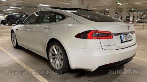 White Tesla Model S 2017 in Parnu, with an engine capacity of 0.00 L and mileage of 125 thousand km for 23600 €, photo 5 on AUTOMOTO.COM.LV