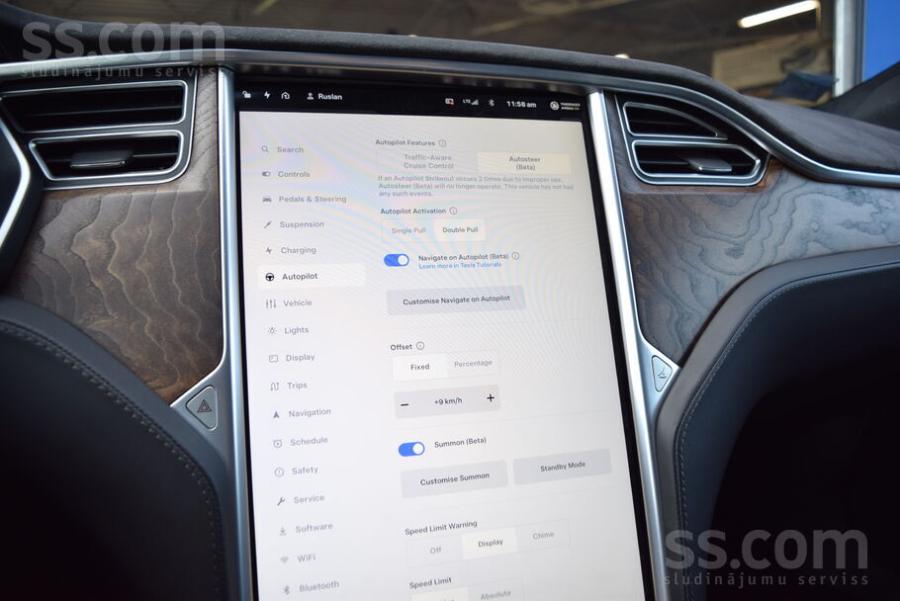 White Tesla Model S 2017 in Riga, with an engine capacity of 0.00 L and mileage of 184 thousand km for 24900 €, photo 7 on AUTOMOTO.COM.LV