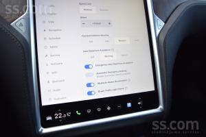 White Tesla Model S 2017 in Riga, with an engine capacity of 0.00 L and mileage of 184 thousand km for 24900 €, photo 8 on AUTOMOTO.COM.LV