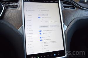 White Tesla Model S 2017 in Riga, with an engine capacity of 0.00 L and mileage of 184 thousand km for 24900 €, photo 10 on AUTOMOTO.COM.LV