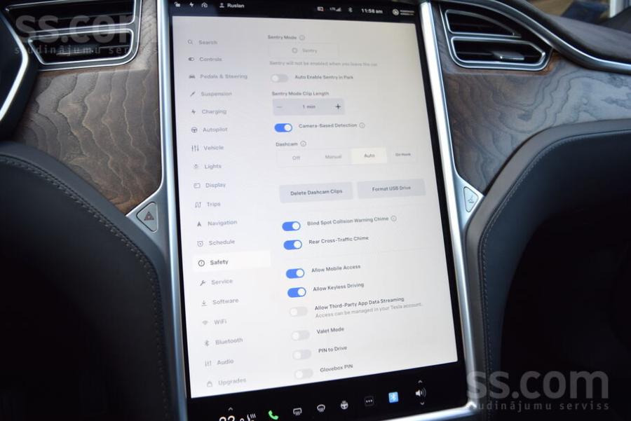 White Tesla Model S 2017 in Riga, with an engine capacity of 0.00 L and mileage of 184 thousand km for 24900 €, photo 10 on AUTOMOTO.COM.LV