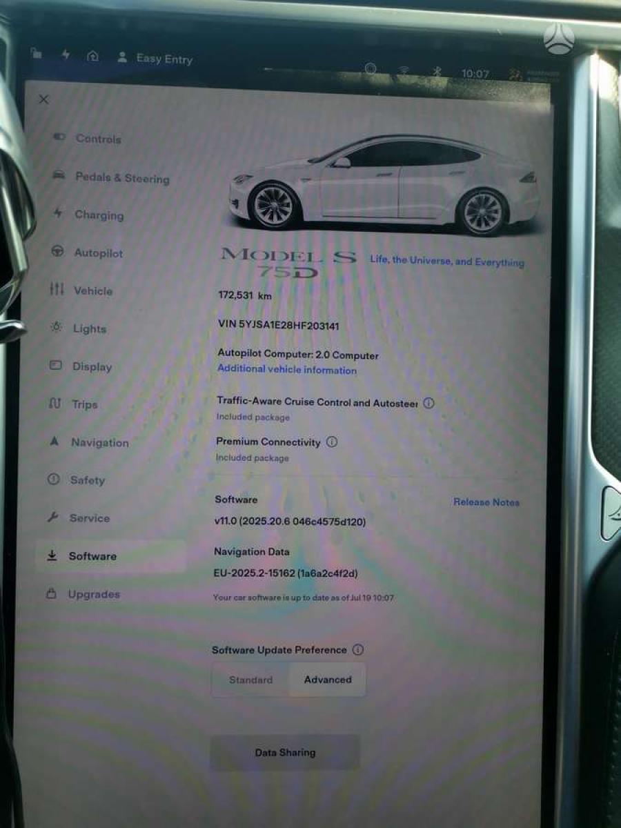 White Tesla Model S 2017 in Kaunas, with an engine capacity of 0.00 L and mileage of 175 thousand km for 18600 €, photo 14 on AUTOMOTO.COM.LV