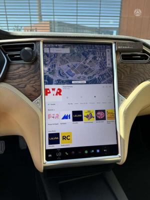 White Tesla Model S 2017 in Klaipeda, with an engine capacity of 0.00 L and mileage of 133 thousand km for 20570 €, photo 27 on AUTOMOTO.COM.LV