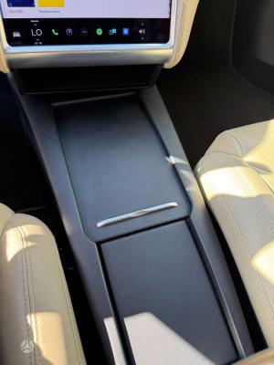 White Tesla Model S 2017 in Klaipeda, with an engine capacity of 0.00 L and mileage of 133 thousand km for 20570 €, photo 28 on AUTOMOTO.COM.LV
