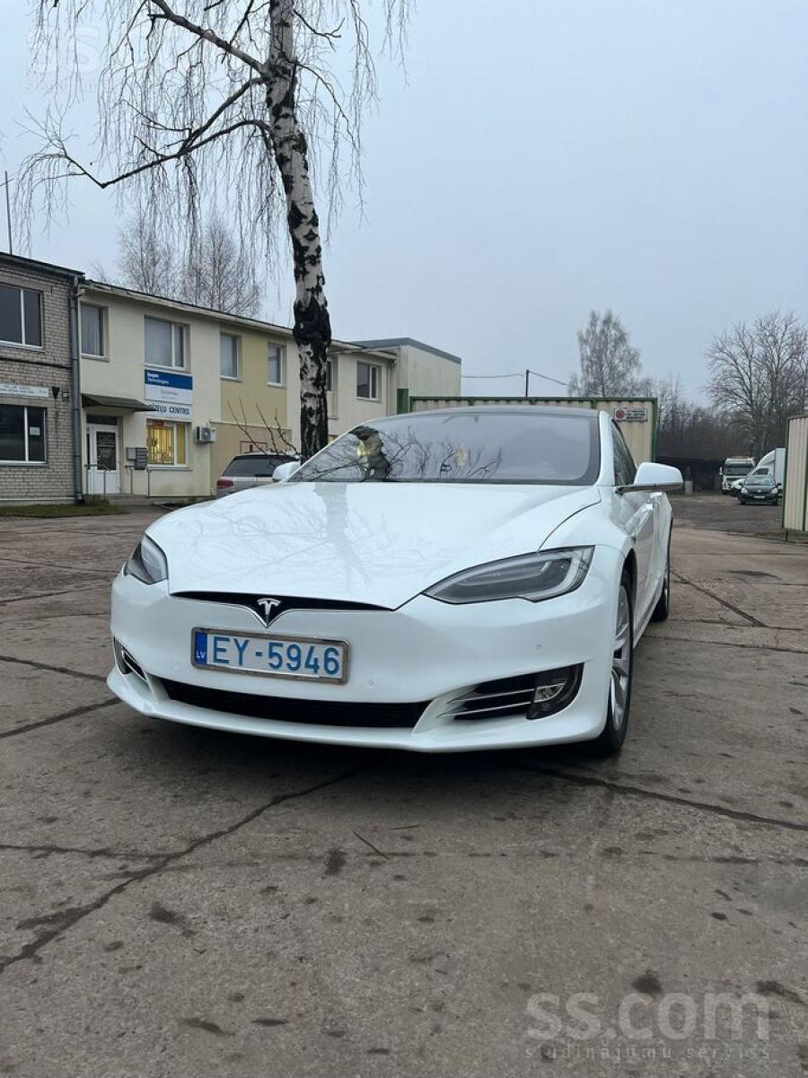 Balts Tesla Model S 2018 Rīga, ar dzinēja tilpumu 0.00 L un nobraukumu 149 tūkst. km par 21500 €, foto 1 vietnē AUTOMOTO.COM.LV