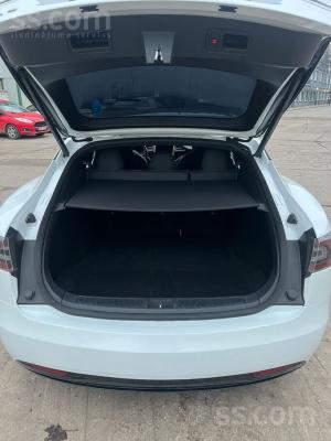 Balts Tesla Model S 2018 Rīga, ar dzinēja tilpumu 0.00 L un nobraukumu 149 tūkst. km par 21500 €, foto 6 vietnē AUTOMOTO.COM.LV