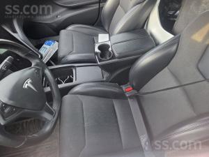 Balts Tesla Model S 2018 Jelgava, ar dzinēja tilpumu 0.00 L un nobraukumu 123 tūkst. km par 11500 €, foto 4 vietnē AUTOMOTO.COM.LV