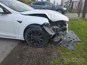 Balts Tesla Model S 2018 Jelgava, ar dzinēja tilpumu 0.00 L un nobraukumu 123 tūkst. km par 11500 €, foto 6 vietnē AUTOMOTO.COM.LV