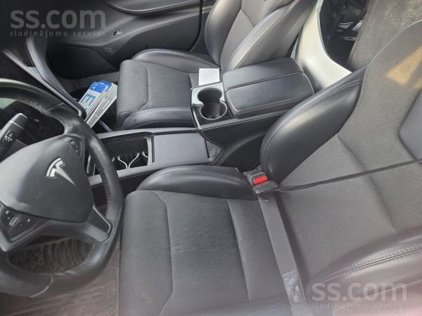 Balts Tesla Model S 2018 Jelgava, ar dzinēja tilpumu 0.00 L un nobraukumu 123 tūkst. km par 11500 €, foto 3 vietnē AUTOMOTO.COM.LV