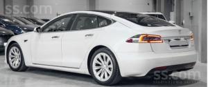 White Tesla Model S 2020 in Riga, with an engine capacity of 0.00 L and mileage of 194 thousand km for 35000 €, photo 3 on AUTOMOTO.COM.LV