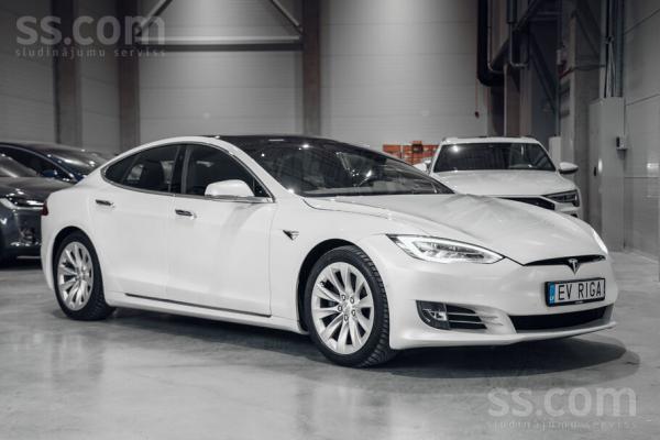 Balts Tesla Model S 2020 Rīga, ar dzinēja tilpumu 0.00 L un nobraukumu 99 tūkst. km par 35900 €, foto 1 vietnē AUTOMOTO.COM.LV