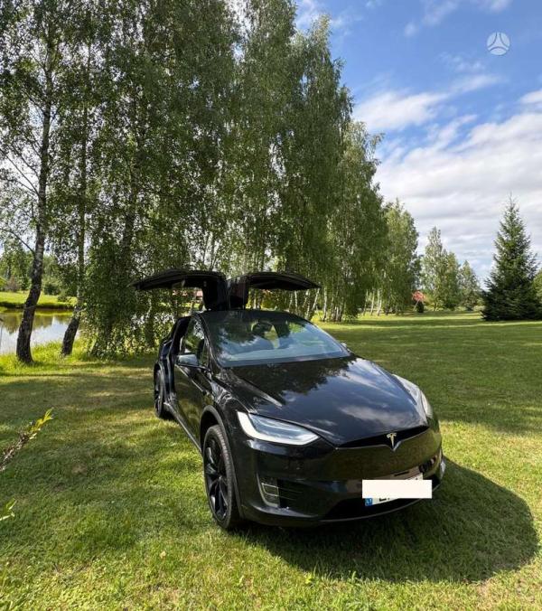 Black Tesla Model X 2016 in Vilnius, with an engine capacity of 0.00 L and mileage of 230 thousand km for 34500 €, photo 2 on AUTOMOTO.COM.LV