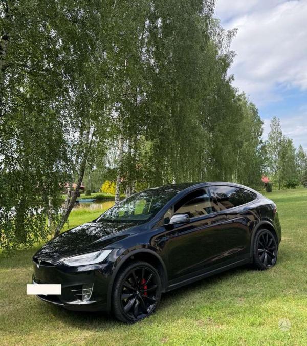 Black Tesla Model X 2016 in Vilnius, with an engine capacity of 0.00 L and mileage of 230 thousand km for 34500 €, photo 3 on AUTOMOTO.COM.LV