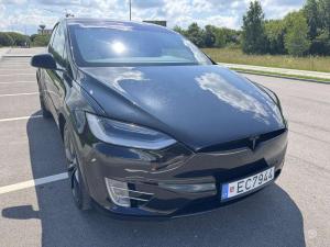 Black Tesla Model X 2016 in Gargzdai, with an engine capacity of 0.00 L and mileage of 259 thousand km for 21500 €, photo 6 on AUTOMOTO.COM.LV