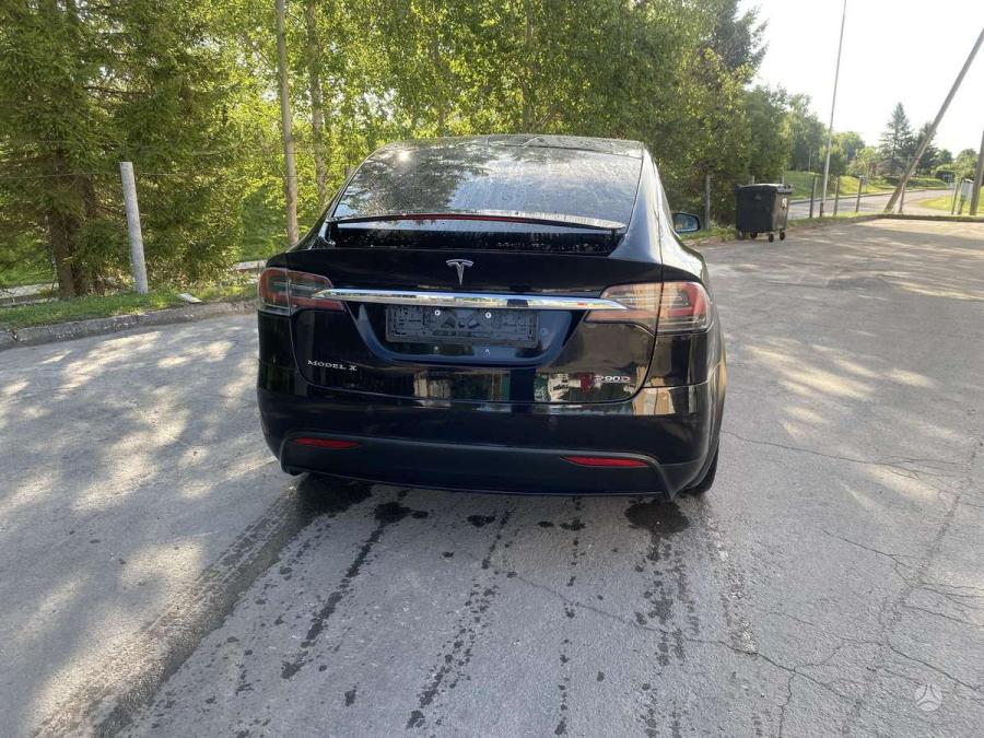 Melns Tesla Model X 2016 Raseiniai, ar dzinēja tilpumu 0.00 L un nobraukumu 38 tūkst. km par 25500 €, foto 5 vietnē AUTOMOTO.COM.LV