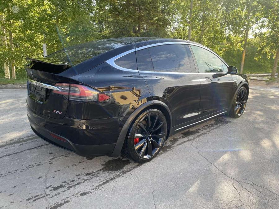 Melns Tesla Model X 2016 Raseiniai, ar dzinēja tilpumu 0.00 L un nobraukumu 38 tūkst. km par 25500 €, foto 6 vietnē AUTOMOTO.COM.LV