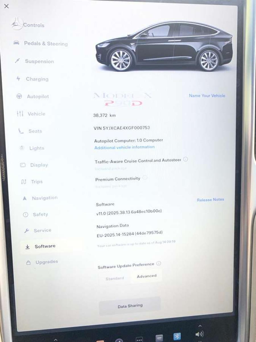 Melns Tesla Model X 2016 Raseiniai, ar dzinēja tilpumu 0.00 L un nobraukumu 38 tūkst. km par 25500 €, foto 16 vietnē AUTOMOTO.COM.LV