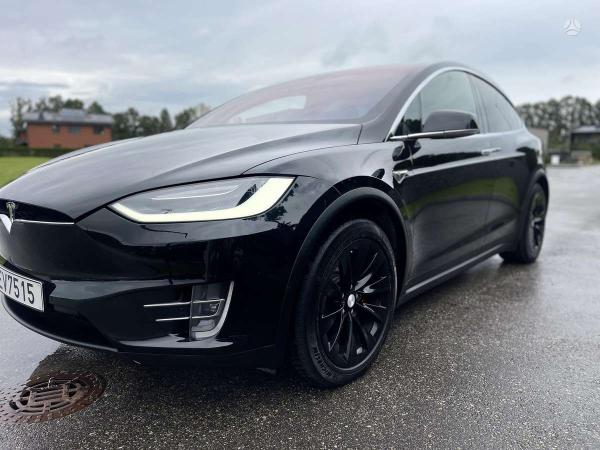 Tesla Model X 2016 in Kaunas on AUTOMOTO.COM.LV Black Tesla Model X 2016 in Kaunas, with an engine capacity of 0.00 L and mileage of 135 thousand km for 21500 €, photo 8 on AUTOMOTO.COM.LV