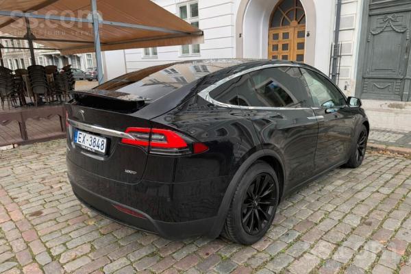 Melns Tesla Model X 2017 Rīga, ar dzinēja tilpumu 0.00 L un nobraukumu 88 tūkst. km par 34900 €, foto 4 vietnē AUTOMOTO.COM.LV