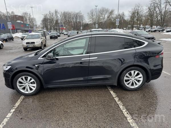 Melns Tesla Model X 2017 Jūrmala, ar dzinēja tilpumu 0.00 L un nobraukumu 167 tūkst. km par 32000 €, foto 2 vietnē AUTOMOTO.COM.LV