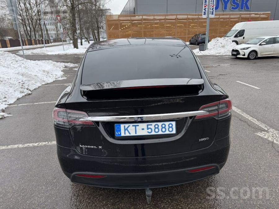 Black Tesla Model X 2017 in Jurmala, with an engine capacity of 0.00 L and mileage of 167 thousand km for 32000 €, photo 4 on AUTOMOTO.COM.LV