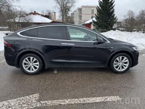 Black Tesla Model X 2017 in Jurmala, with an engine capacity of 0.00 L and mileage of 167 thousand km for 32000 €, photo 7 on AUTOMOTO.COM.LV