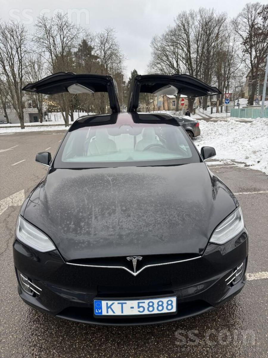 Black Tesla Model X 2017 in Jurmala, with an engine capacity of 0.00 L and mileage of 167 thousand km for 32000 €, photo 9 on AUTOMOTO.COM.LV