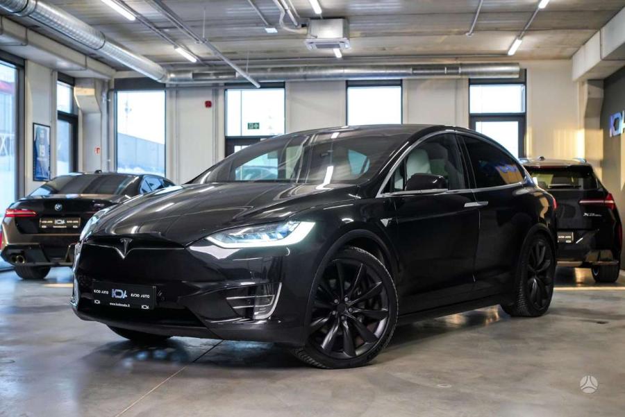 Melns Tesla Model X 2017 Kauņa, ar dzinēja tilpumu 0.00 L un nobraukumu 155 tūkst. km par 41950 €, foto 2 vietnē AUTOMOTO.COM.LV