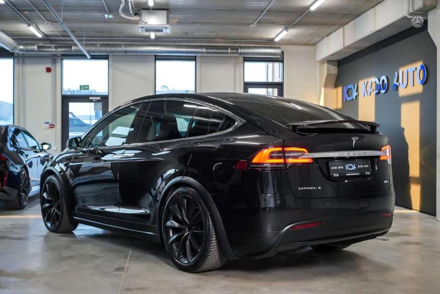 Melns Tesla Model X 2017 Kauņa, ar dzinēja tilpumu 0.00 L un nobraukumu 155 tūkst. km par 41950 €, foto 9 vietnē AUTOMOTO.COM.LV