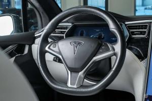 Melns Tesla Model X 2017 Kauņa, ar dzinēja tilpumu 0.00 L un nobraukumu 155 tūkst. km par 41950 €, foto 20 vietnē AUTOMOTO.COM.LV